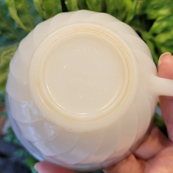 Fire King | Kitchen | Vintage Fire King Coffee Cups And Saucers 2 ...